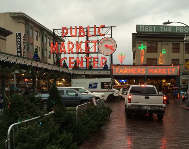 Pike Place Market: Ultimate Insider's Guide | WanderBIG.com