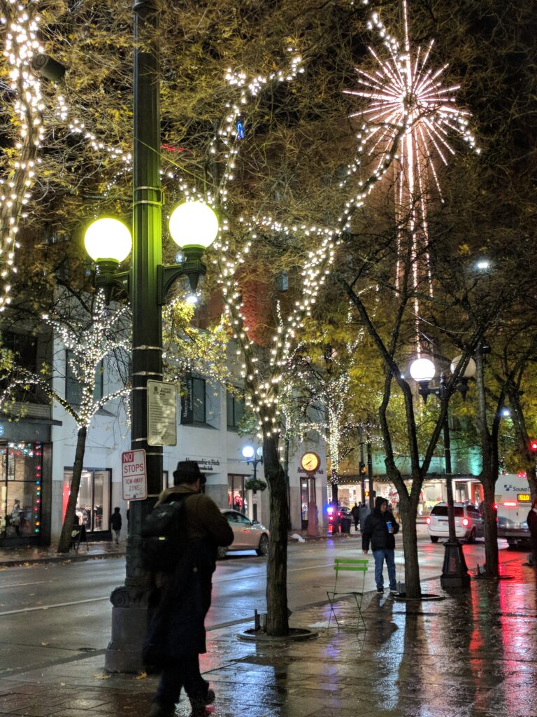 6 Holiday Things to Do in Downtown Seattle at Christmas | WanderBIG.com