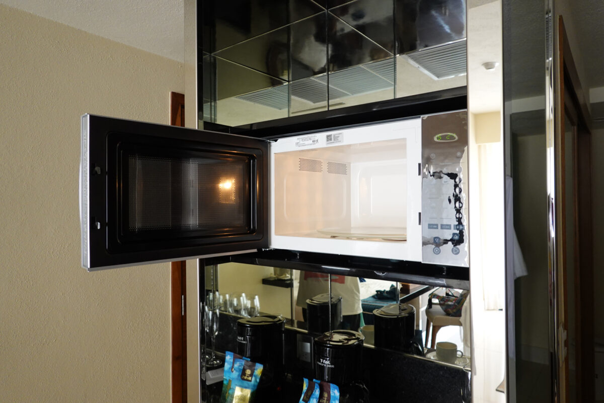 Making Meals in a Hotel Room: Easy Food Ideas for Travelers | WanderBIG.com